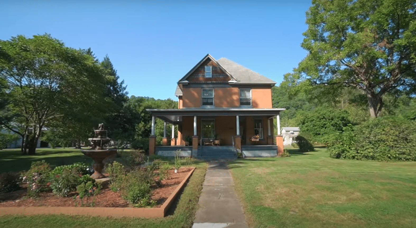 "Silence of the Lambs" Buffalo Bill's House Available for Purchase?!