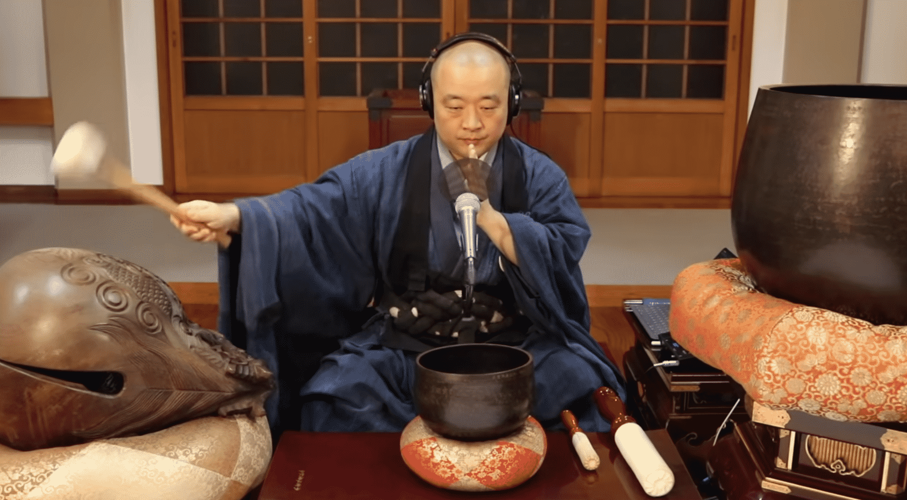 Buddhist Monk Covers Metallica's "Enter Sandman"