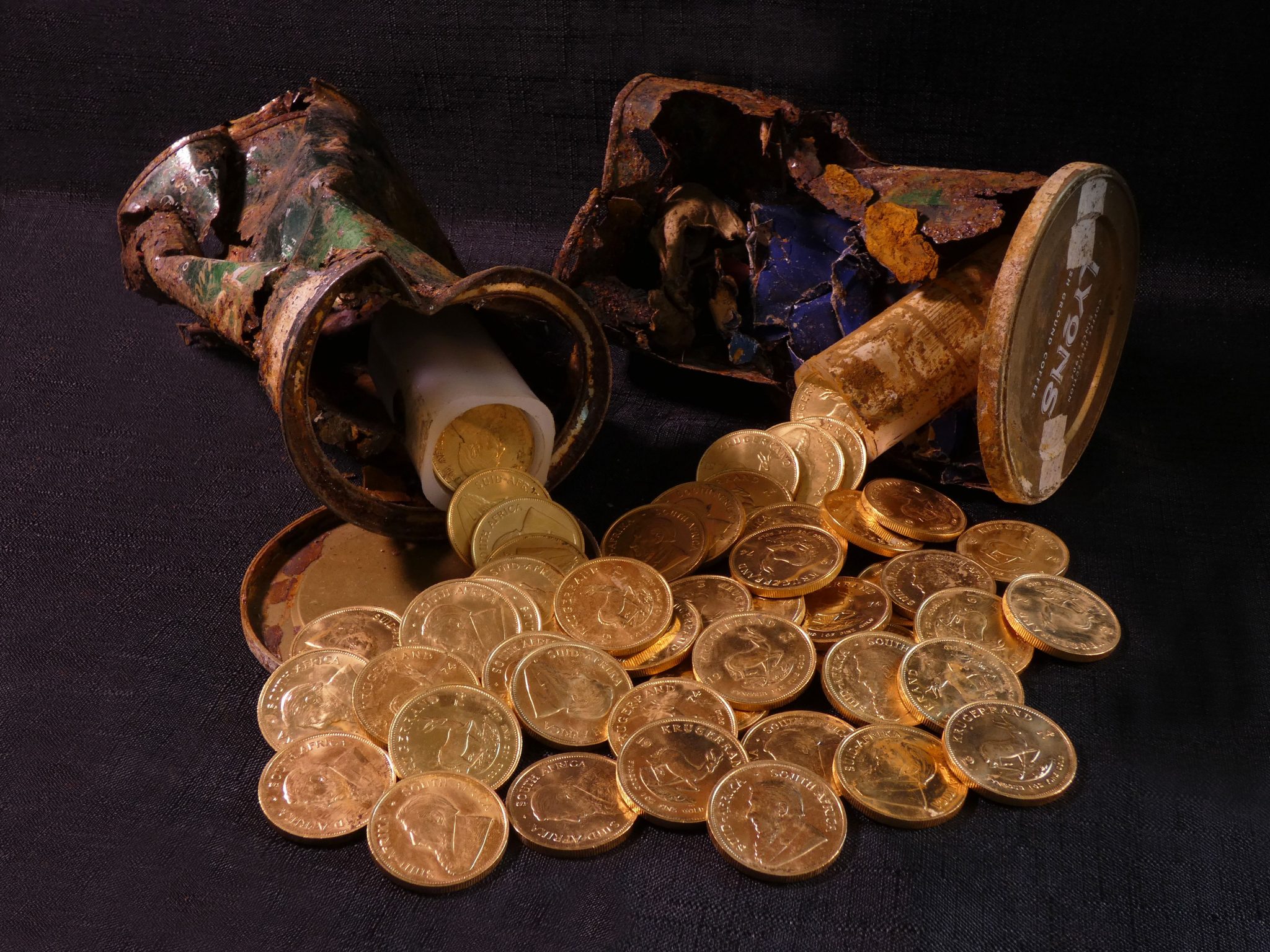 Gold Coin Stash From the 1400s Found in English Garden!