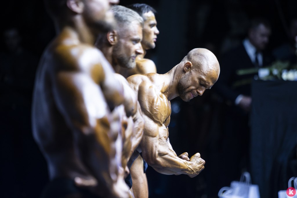Bodybuilders Fight Over How Many Days a Week Has