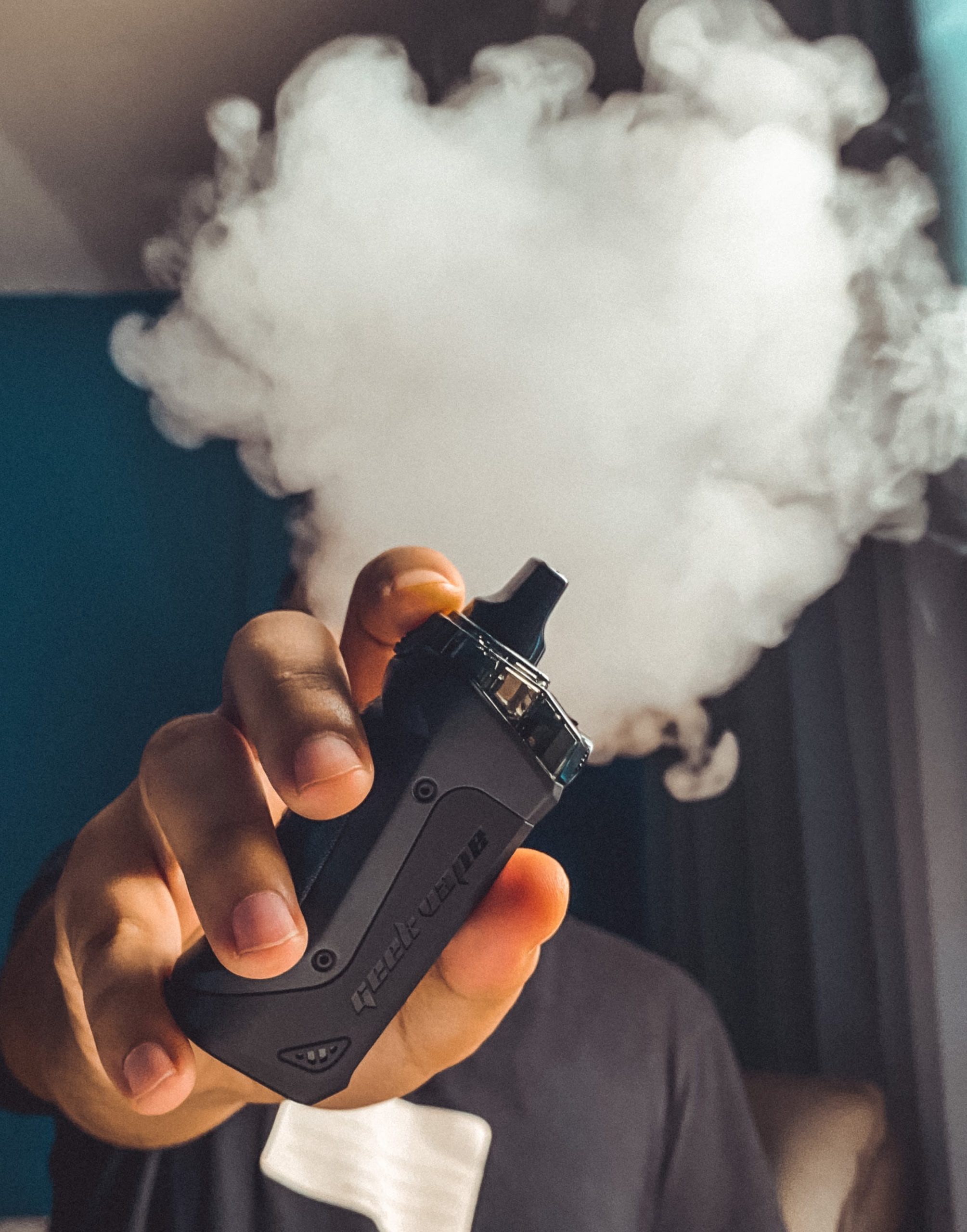 Decoding Disposable THC Vapes: What Consumers Need to Know