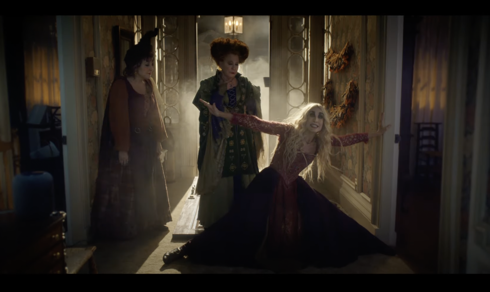 New "Hocus Pocus 2" Trailer Shows How Winnie Gets Book!