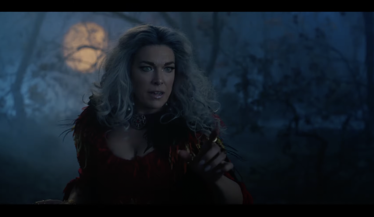 New "Hocus Pocus 2" Trailer Shows How Winnie Gets Book!