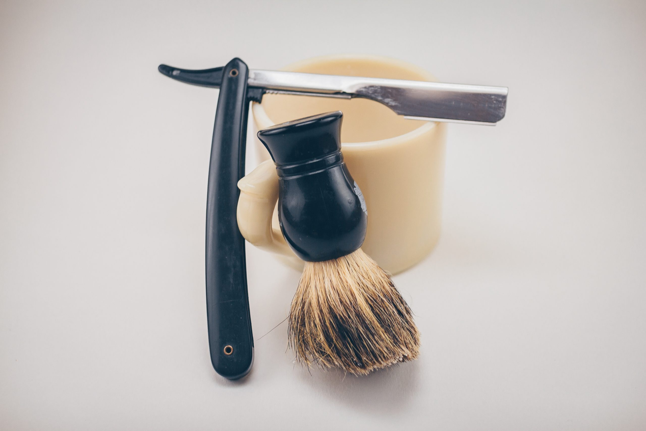 Advantages of Using a Straight Razor