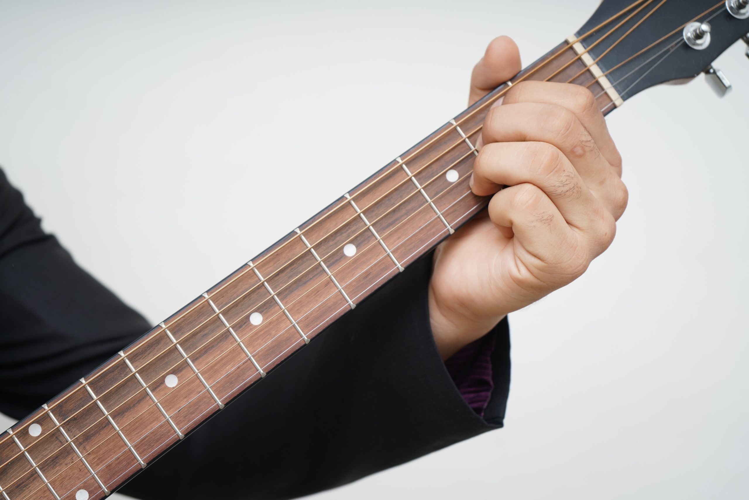 A Detailed Guide to Guitar Strings for Tone, Feel, and Durability