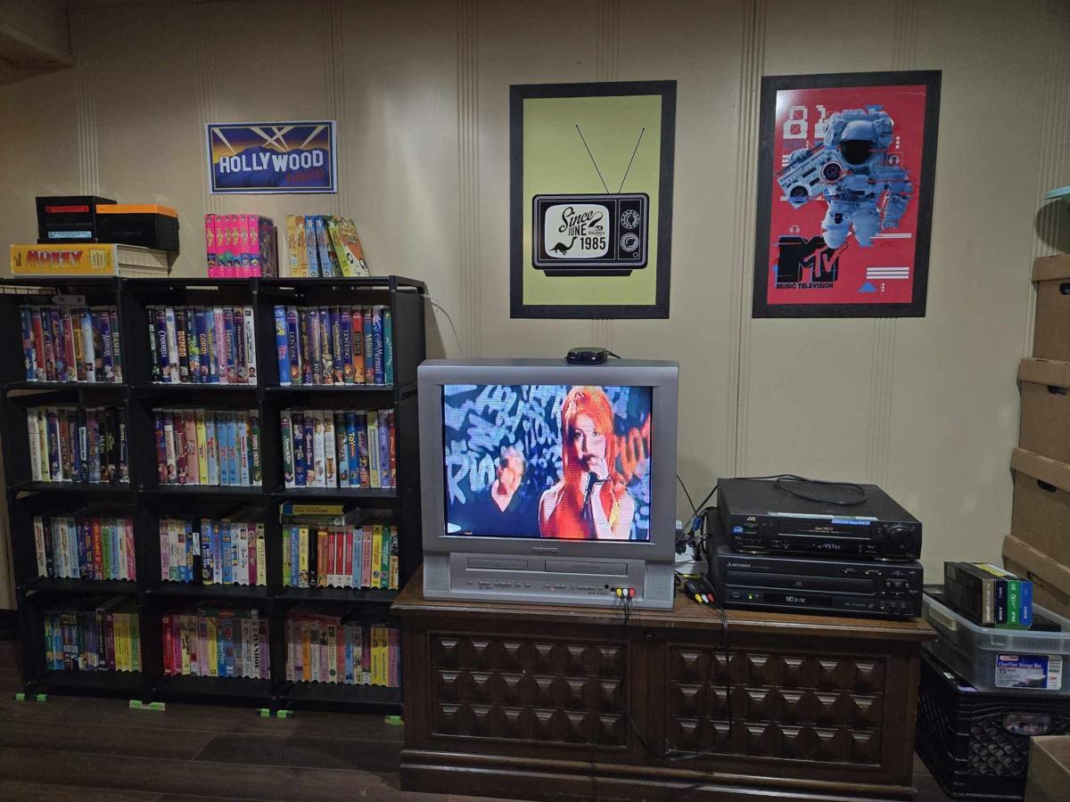 How Renter-Friendly Are Displate's Metal Posters?