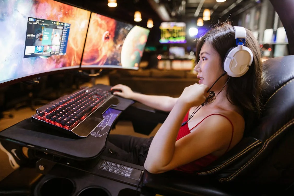 The Best Micro and Mega Gaming Streamers to Follow