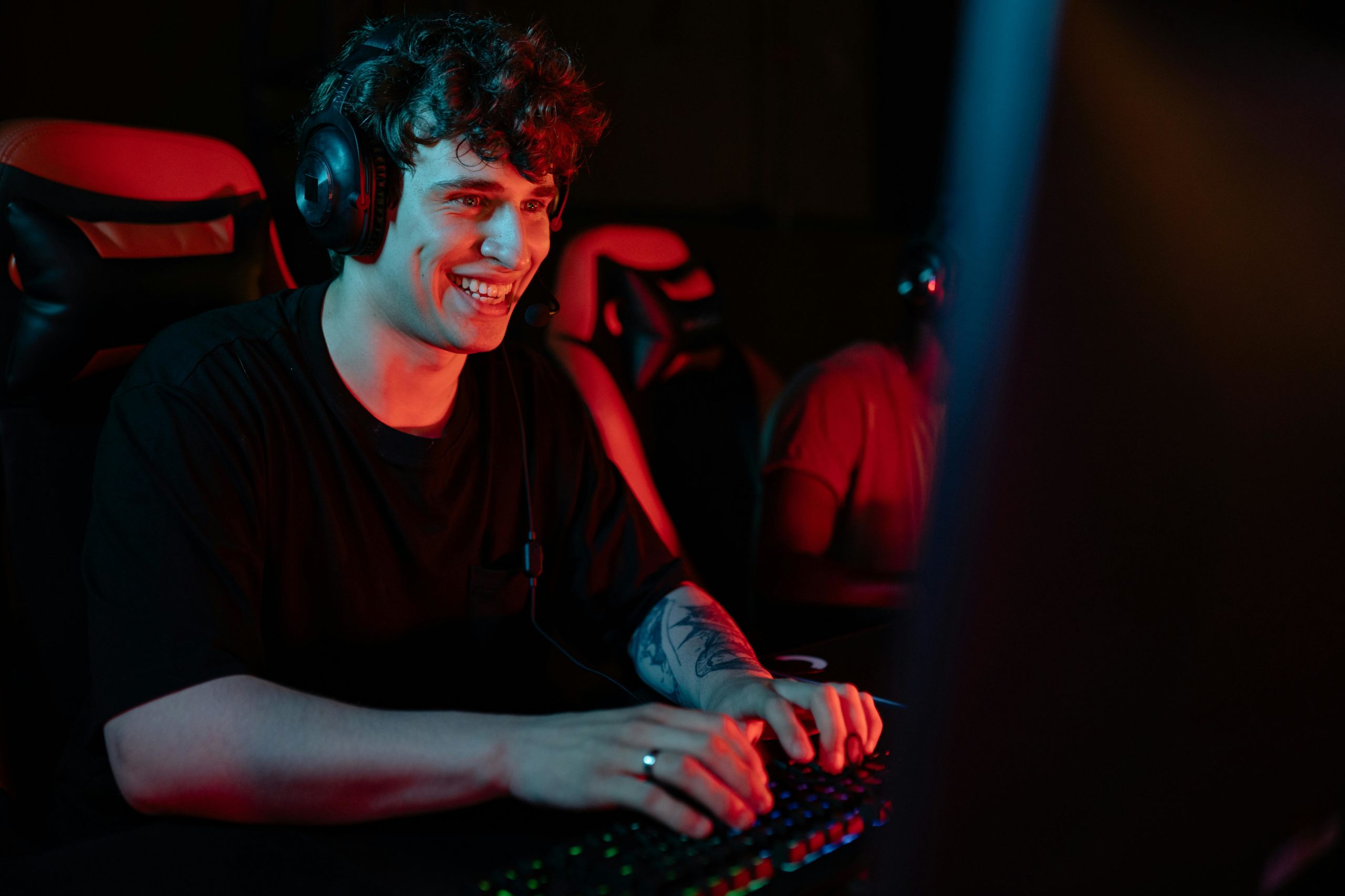 Inside the World of Online Gaming: Where Technology Meets Human Connection