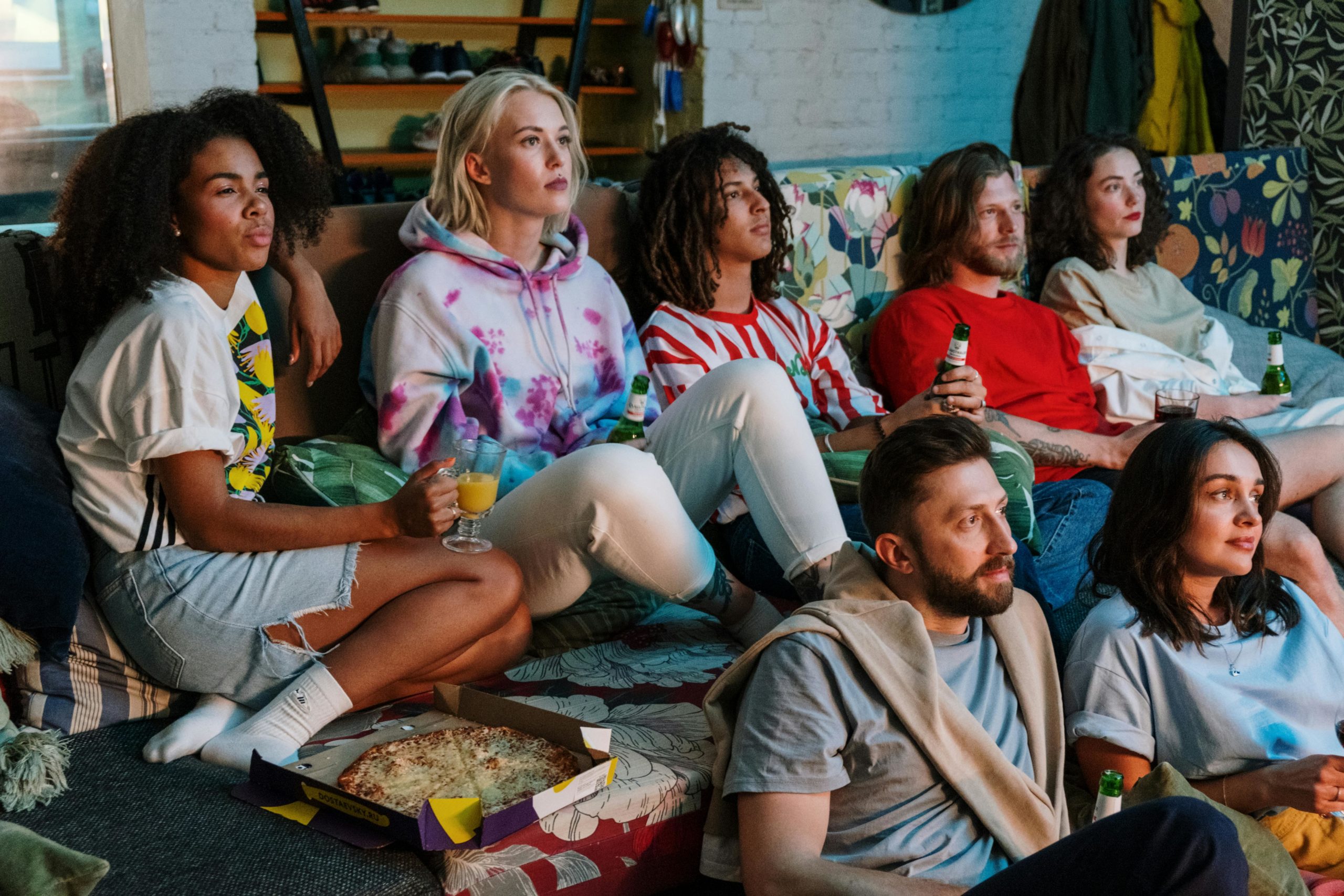 A Guide to Hosting the Ultimate TV Show Watch Party