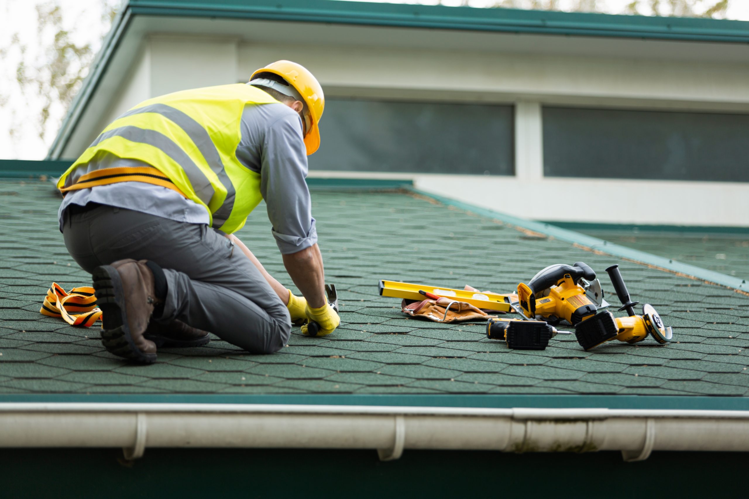 7 Signs Your Roof Is About to Fail