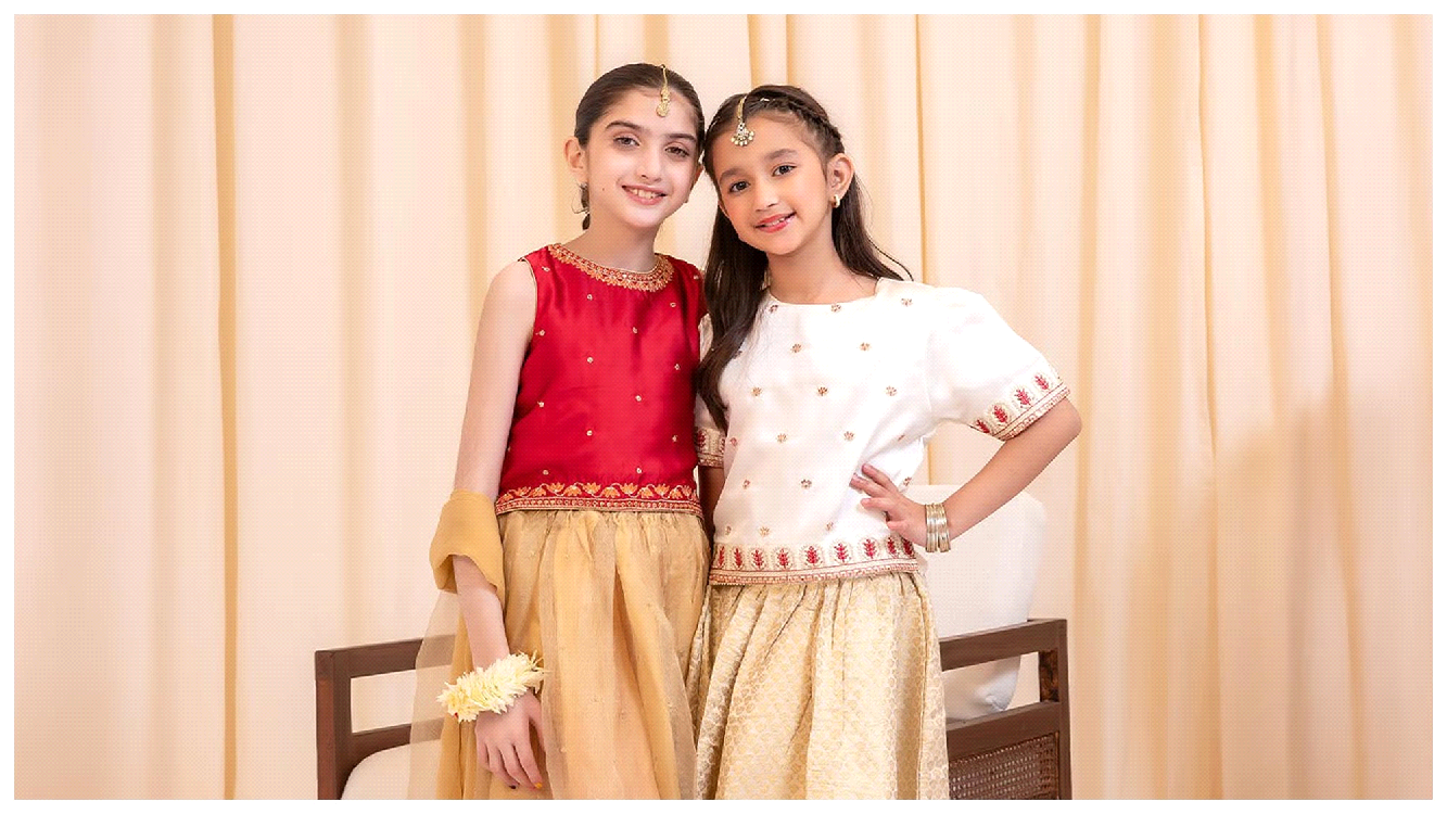 Elegant & Comfortable Shalwar Kameez Designs for Girls in Pakistan