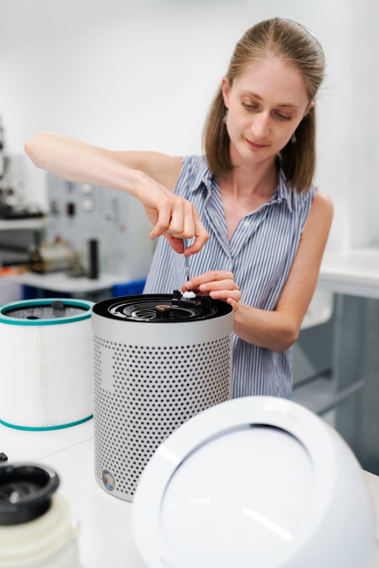 How Fume Extractors Improve Workplace Air Quality and Safety