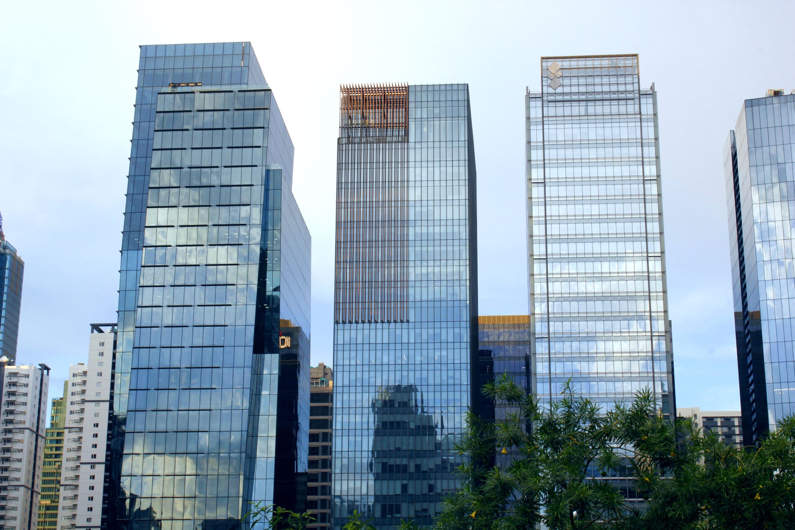 Network Challenges in Large Commercial Buildings and How to Solve Them